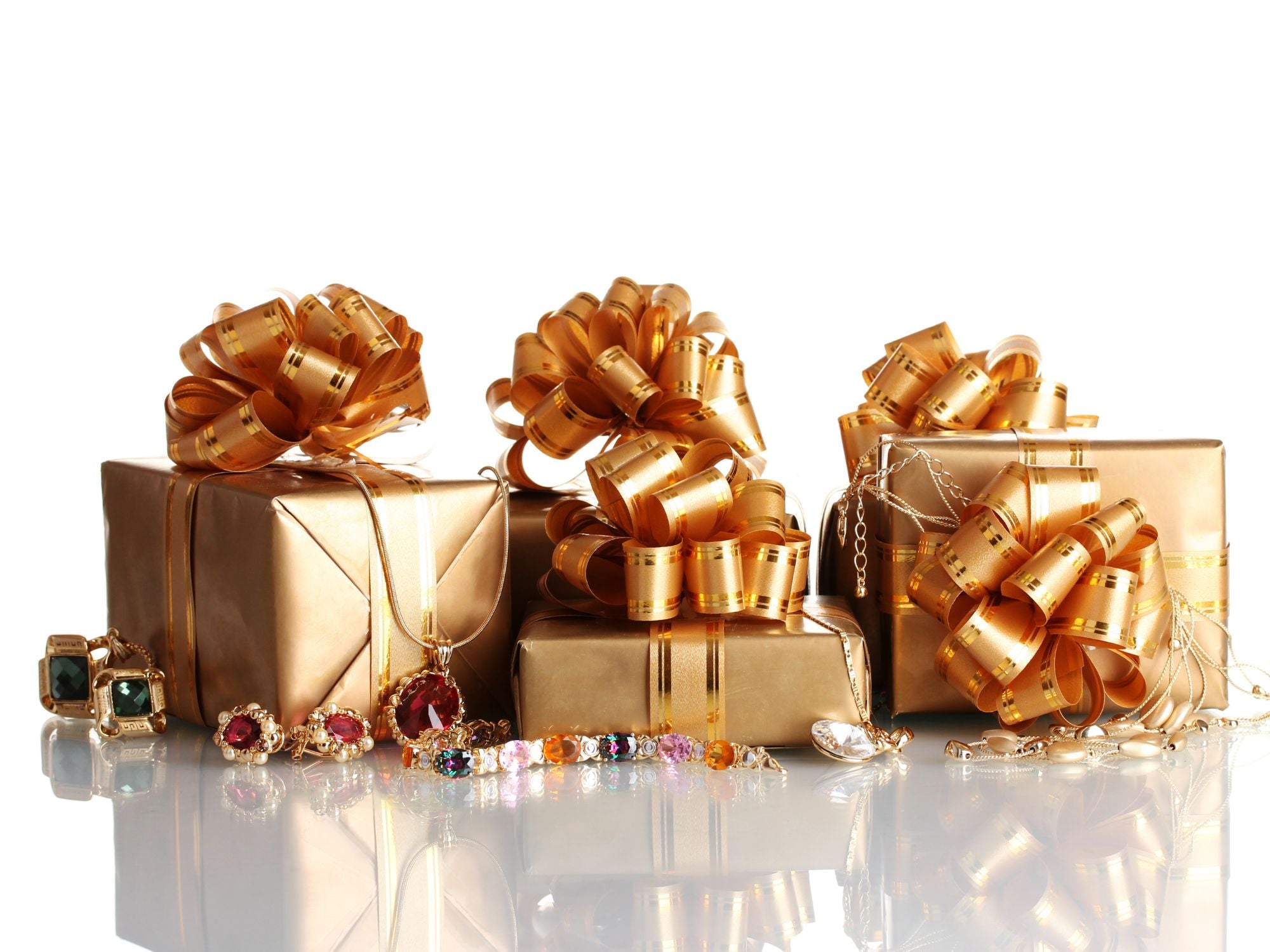 How to Choose the Perfect Holiday Jewelry Gift for a Loved One | Sheena ...